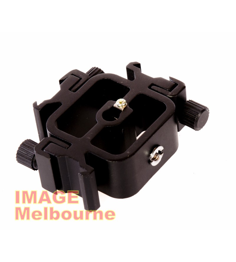 Triple speedlight flash bracket adapter